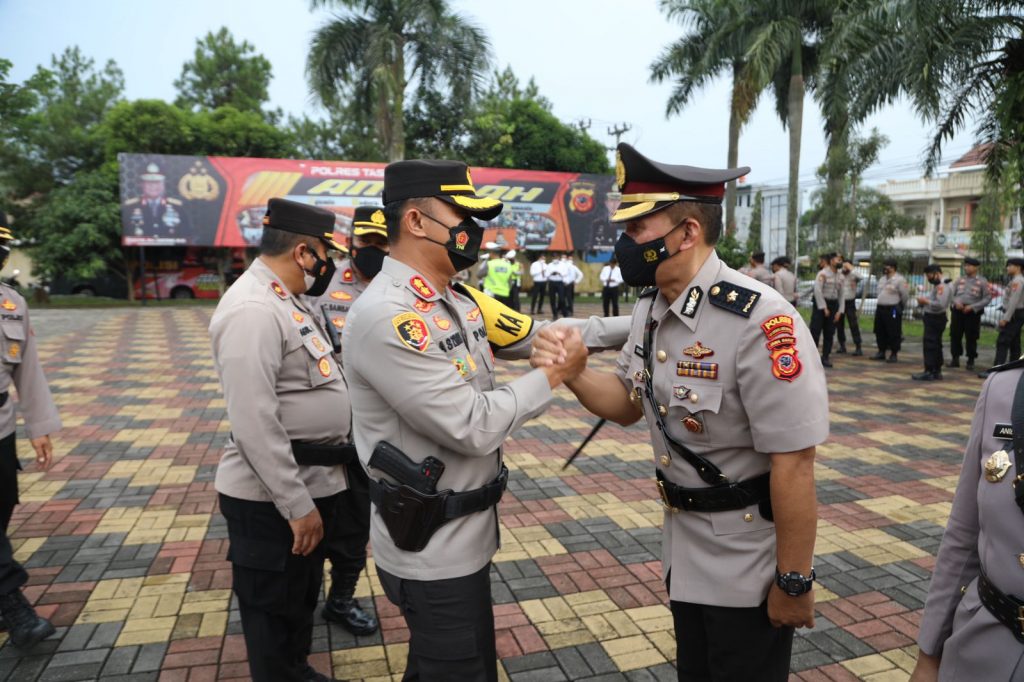 Kapolres Tasik Kota Pimpin Sertijab Kabag Sdm Serta Kenaikan Pangkat
